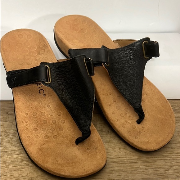 Vionic | Shoes | Vionic Wanda Us 95 Black Leather Sandals With Tan ...